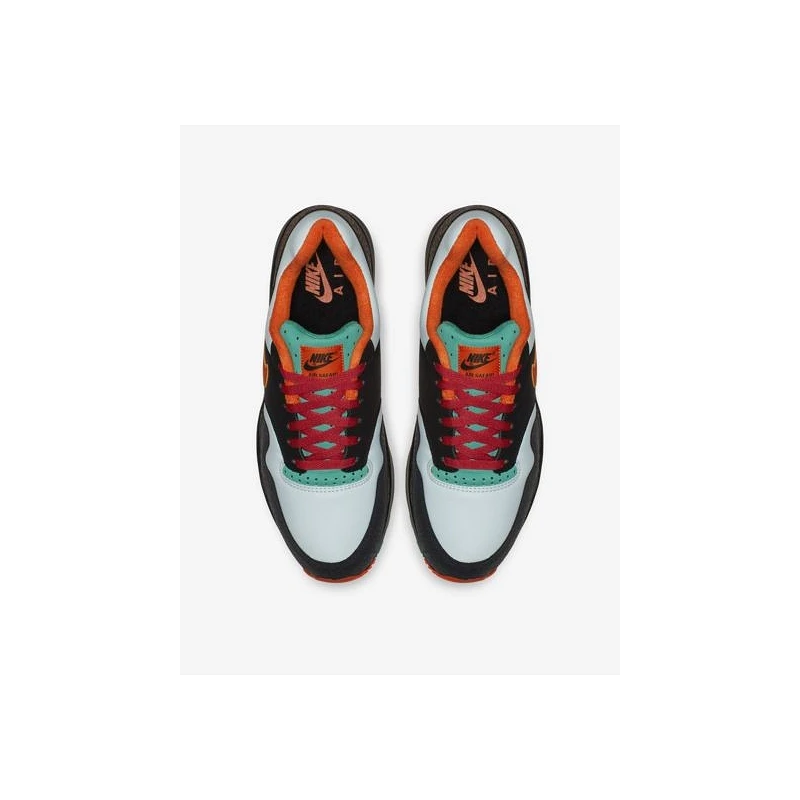 Sneaker Nike Air Safari Supreme Tech pack